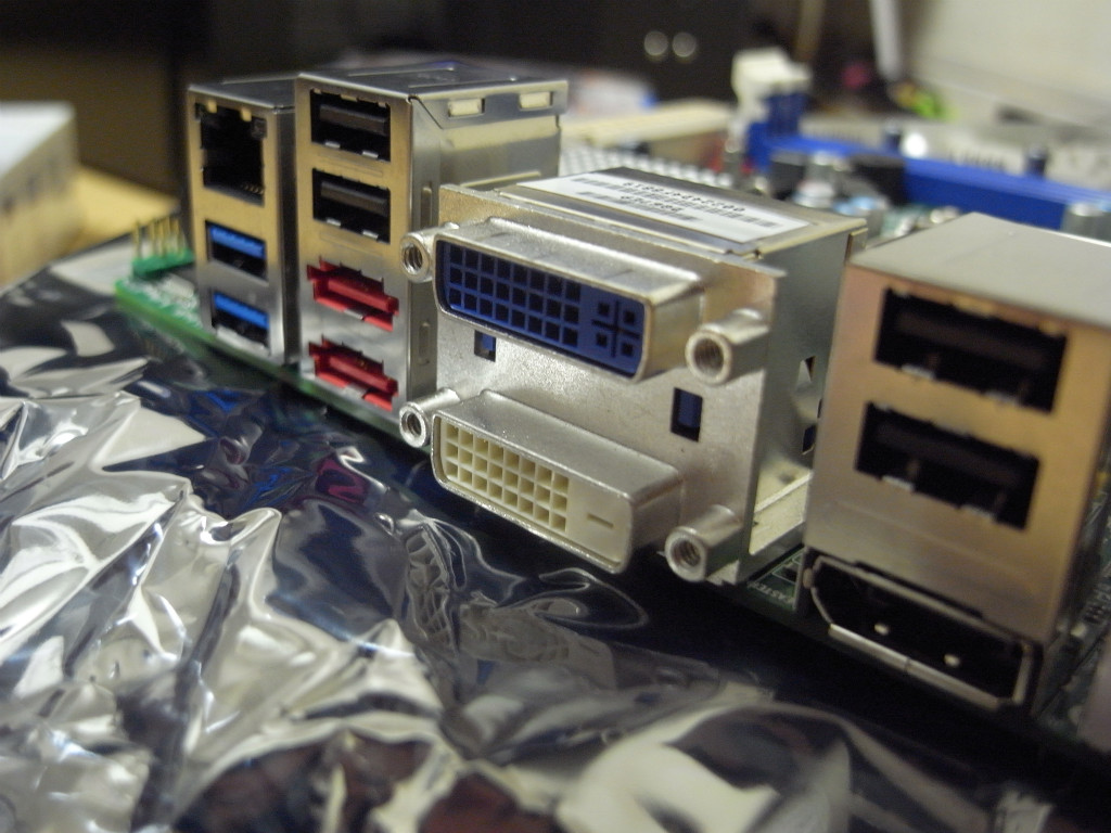 Intel DQ67EPでWindows Home Serverを遊んでみる