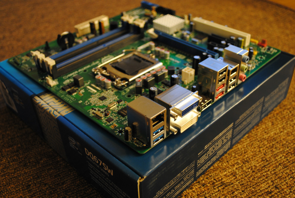 Intel DQ67EPを修理に出してDQ67SWへ乗り換え